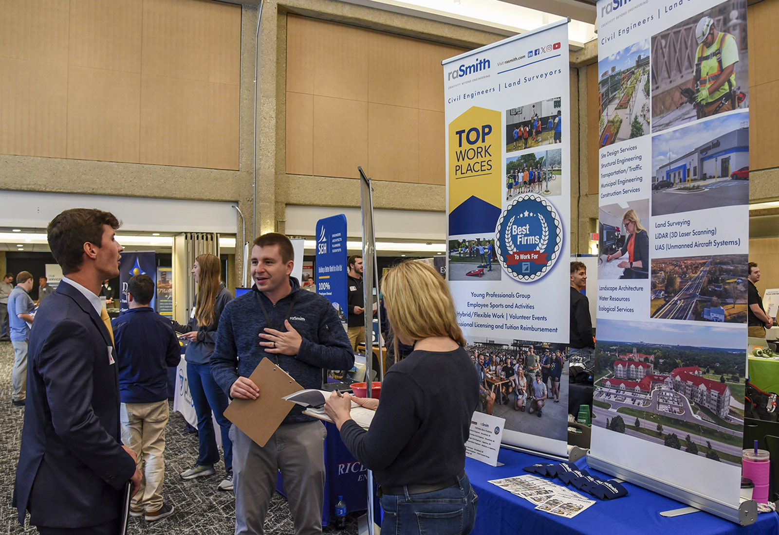 Maximizing Your University Career Fair Experience - raSmith