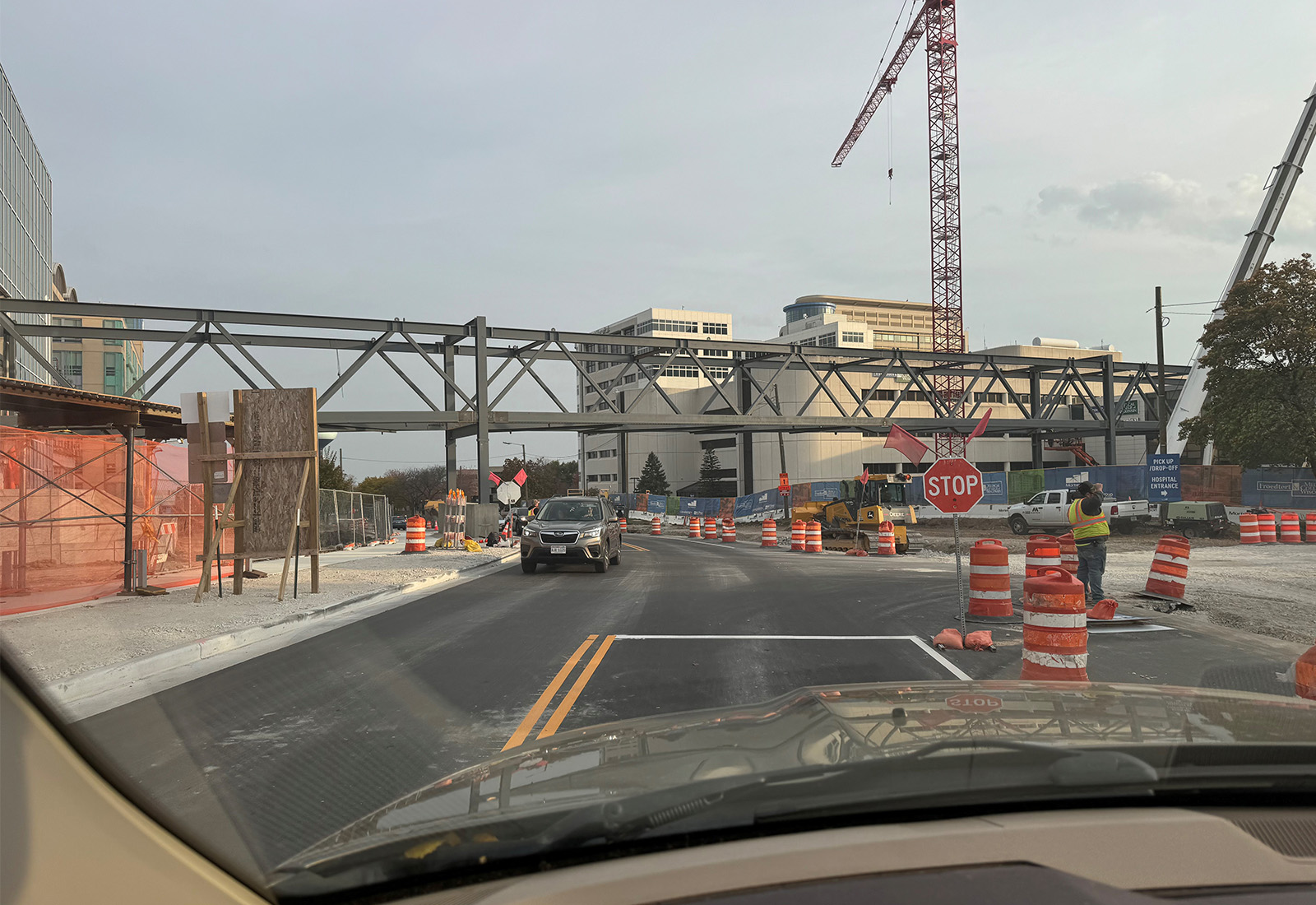 Froedtert Hospital Pedestrian Bridge - raSmith